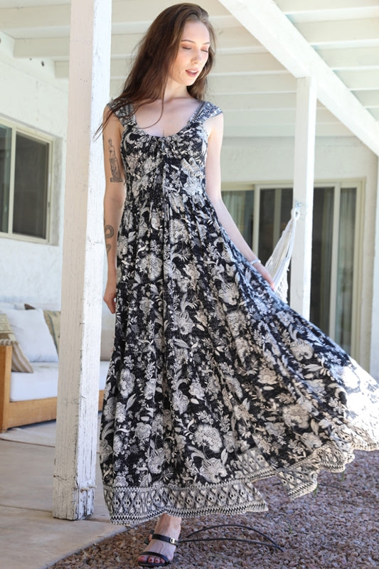 Angie Haley Black Border Hem Maxi Dress – Debra's Passion Boutique